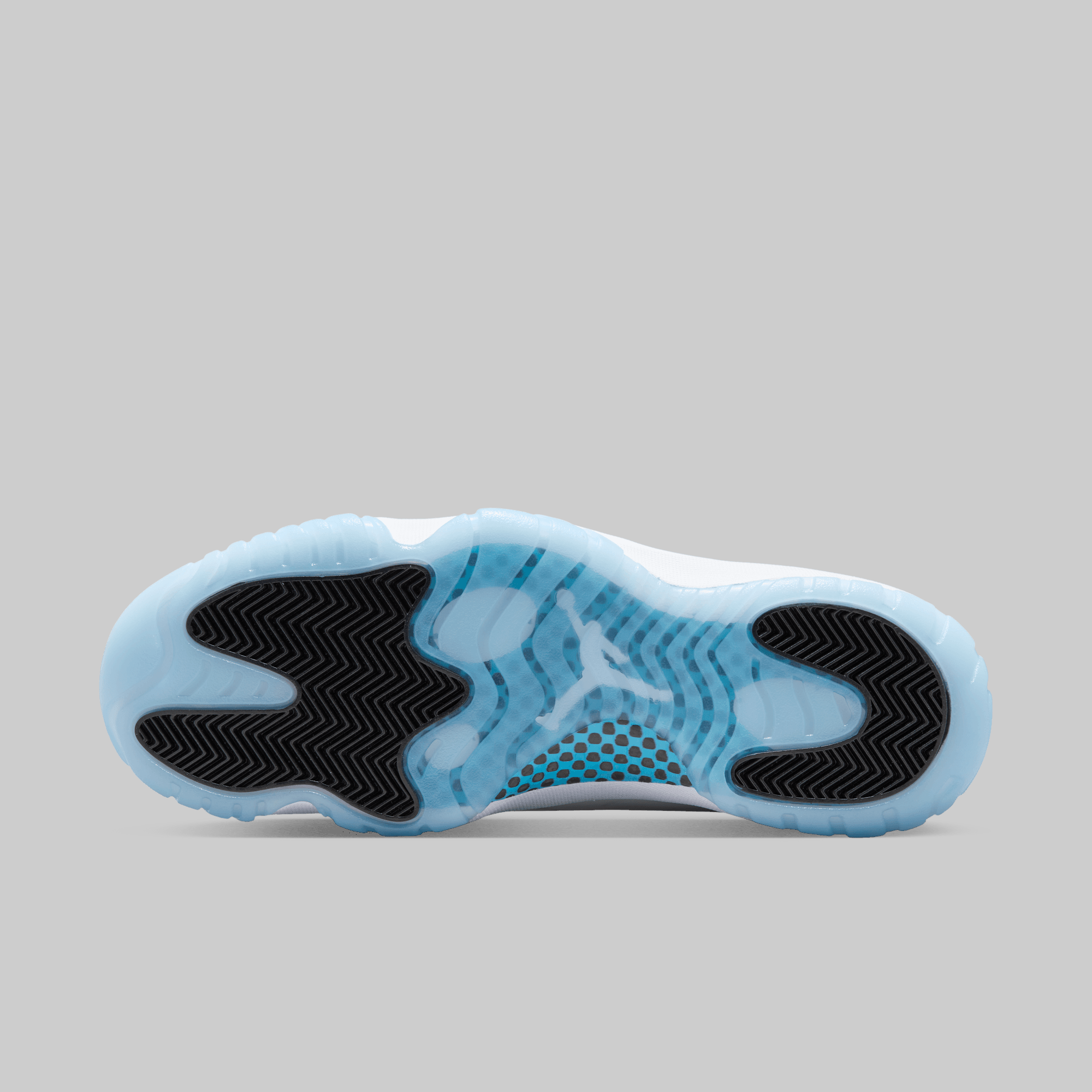 Air Jordan 11 Retro "Legend Blue" – LOADED